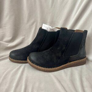 Born | Shoes | New In Box Born Faline Chelsea Boot W In Black ...